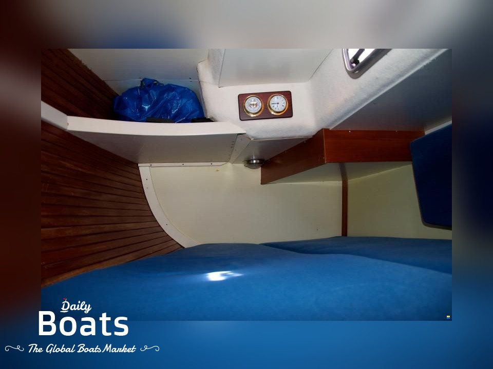 1991 Helmsman 37 S for sale. View price, photos and Buy 1991 Helmsman ...