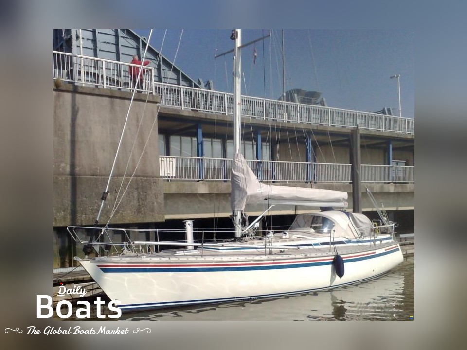 1991 Helmsman 37 S for sale. View price, photos and Buy 1991 Helmsman ...