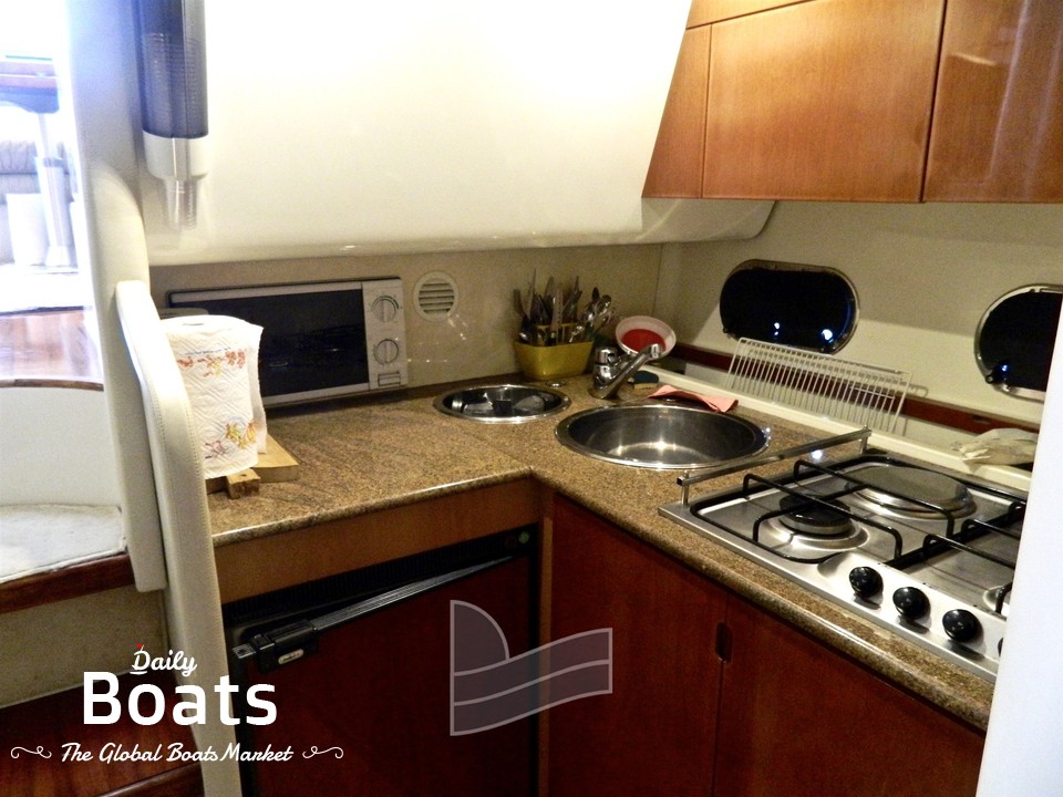 1997 Ferretti 43 for sale. View price, photos and Buy 1997 Ferretti 43 ...