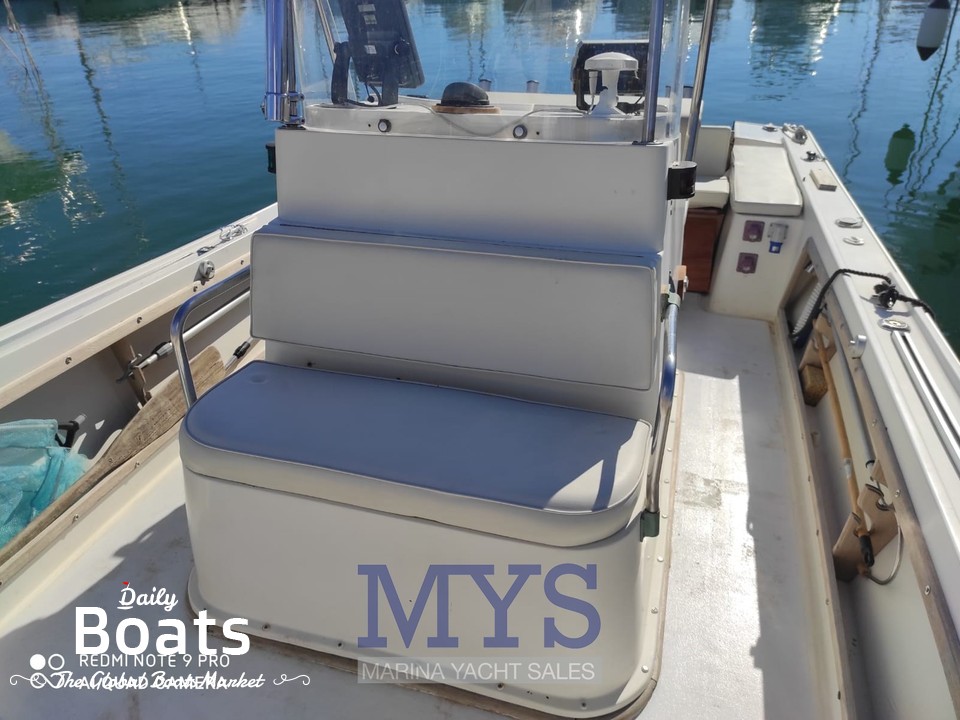 1982 Mako Marine 23.5 for sale. View price, photos and Buy 1982 Mako Marine 23.5 #370208