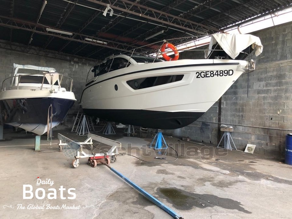 2013 Azimut 34 Atlantis for sale. View price, photos and Buy 2013 ...