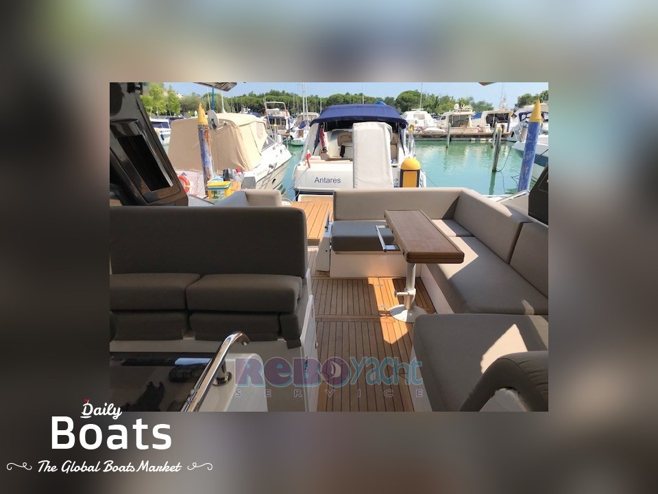 2010 Sealine Sc 35 for sale. View price, photos and Buy 2010 Sealine Sc ...