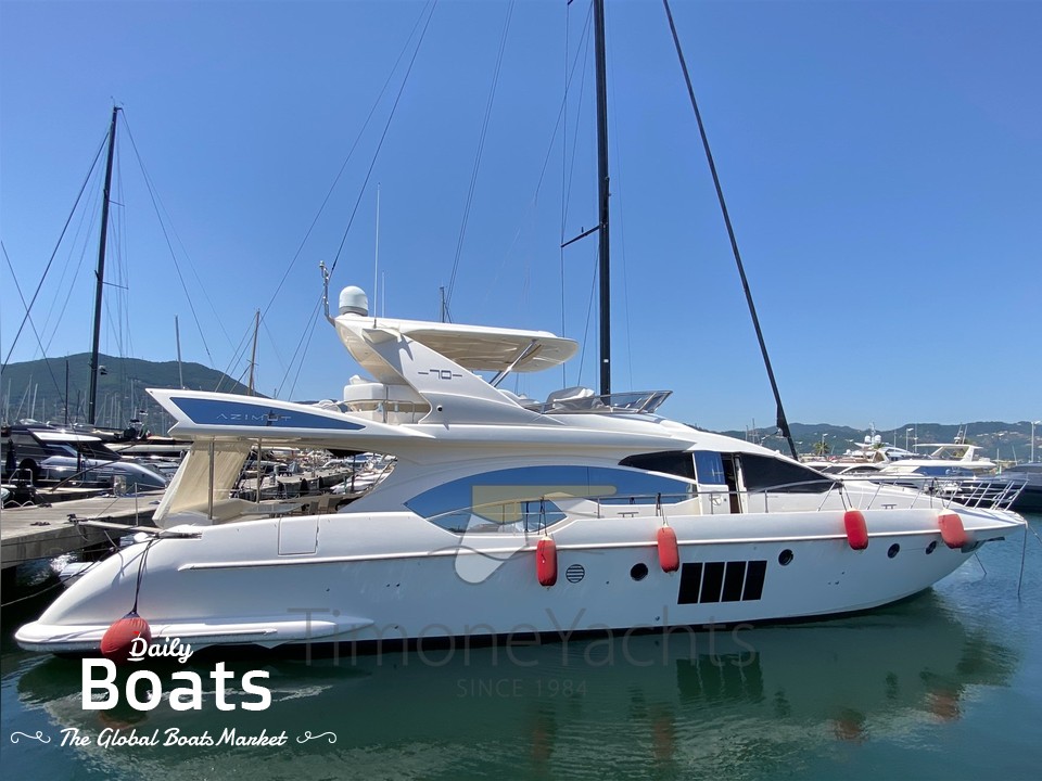 2010 Azimut 70 Flybridge for sale. View price, photos and Buy 2010 ...