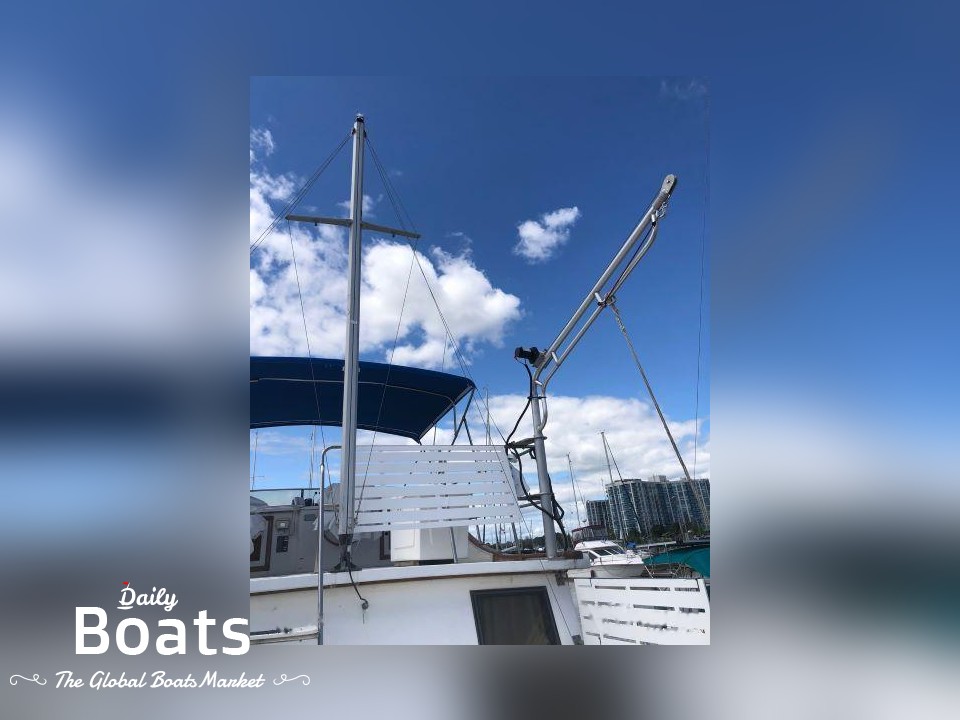 1984 Universal Marine 41 Flybridge на продажу. Посмотреть цену ...