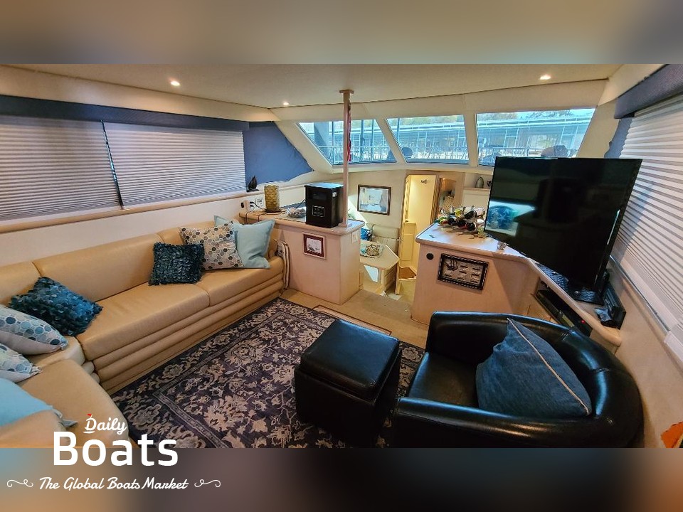 1997 Carver 405 Double Cabin Motor Yacht for sale. View price, photos ...