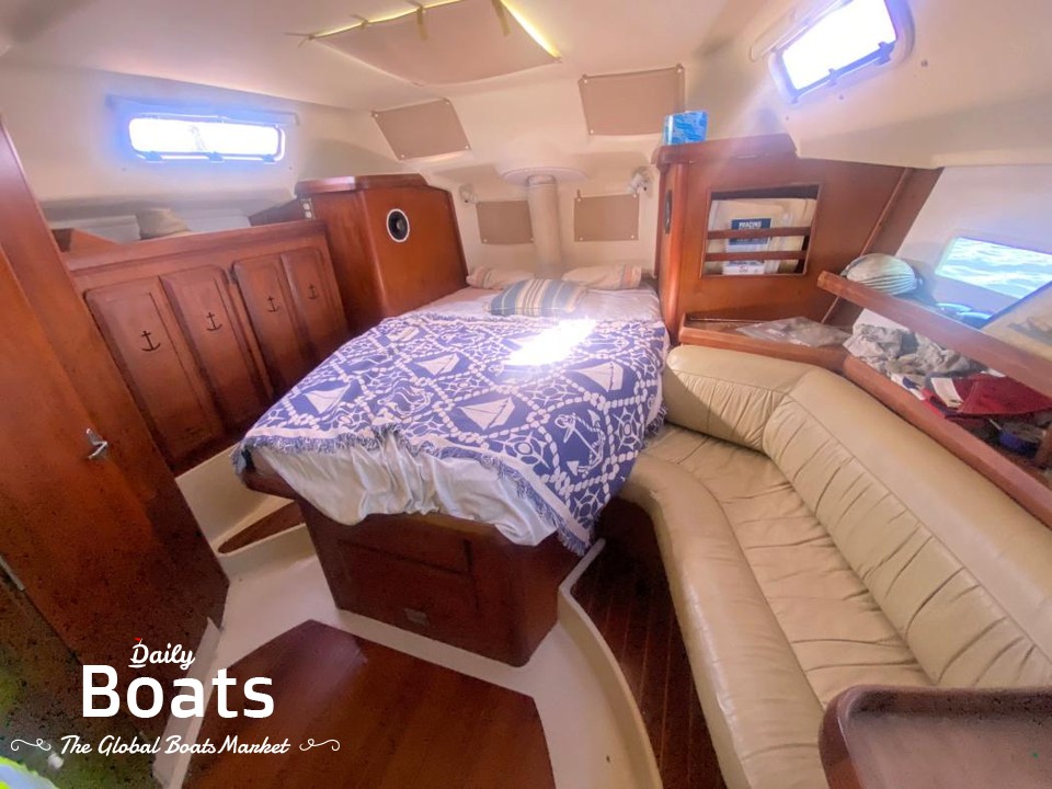 1990 Hunter Passage 42 for sale. View price, photos and Buy 1990 Hunter ...