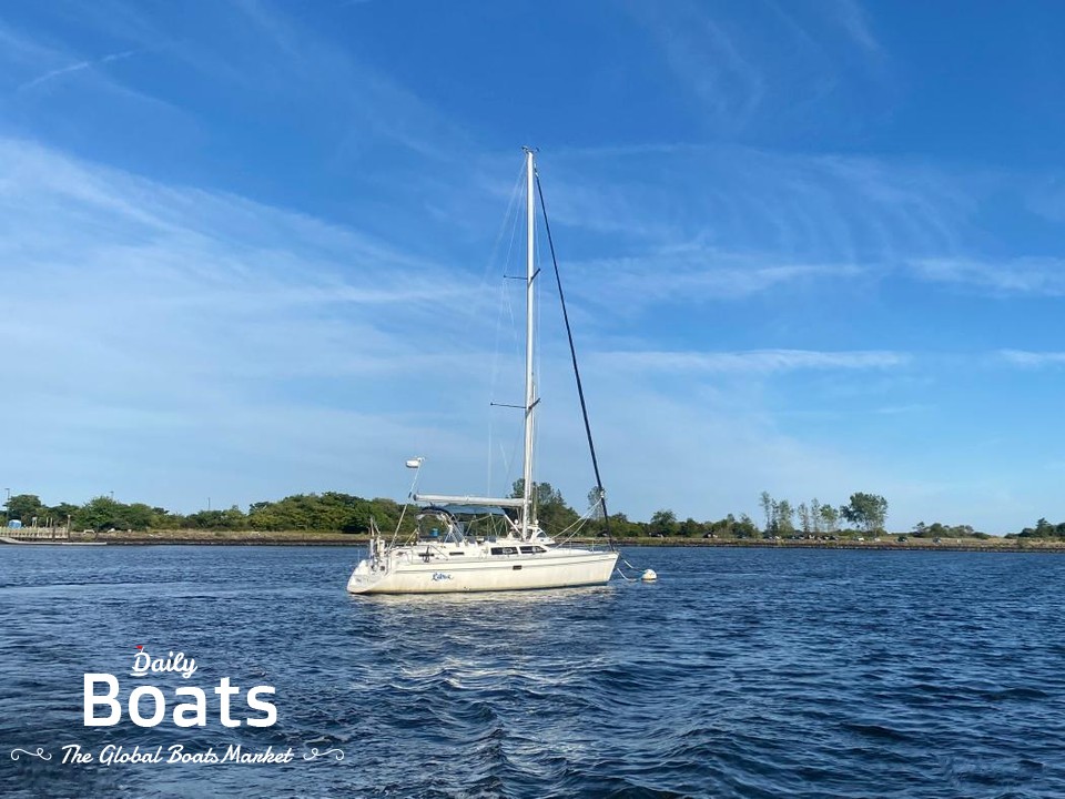 1990 Hunter Passage 42 for sale. View price, photos and Buy 1990 Hunter ...