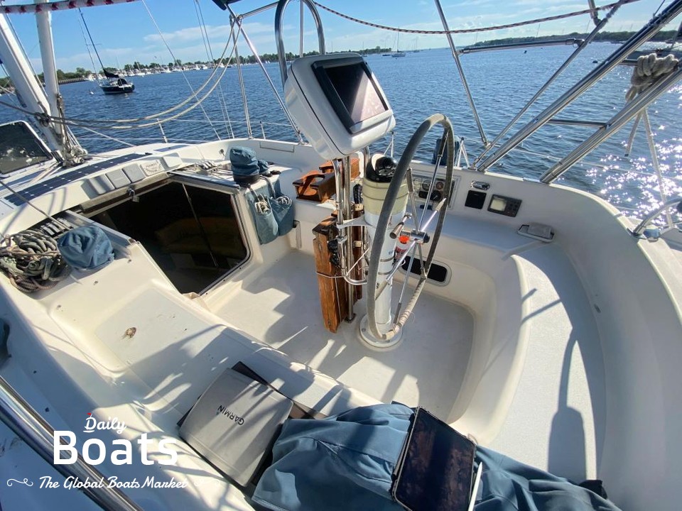 1990 Hunter Passage 42 for sale. View price, photos and Buy 1990 Hunter ...