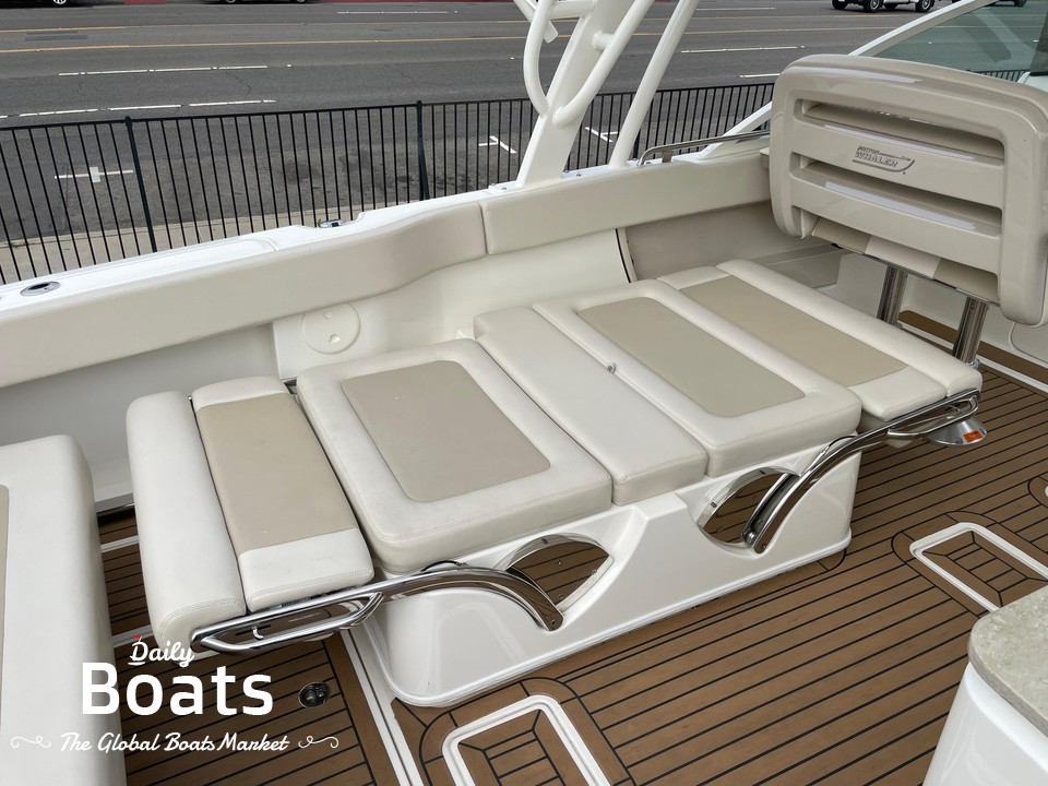 2019 Boston Whaler 320 Vantage for sale. View price, photos and Buy ...