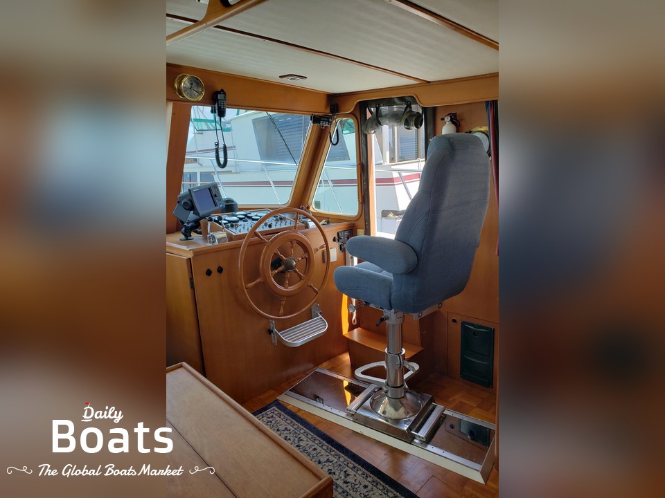 2002 DeFever 49 Cockpit Motor Yacht for sale. View price, photos and ...