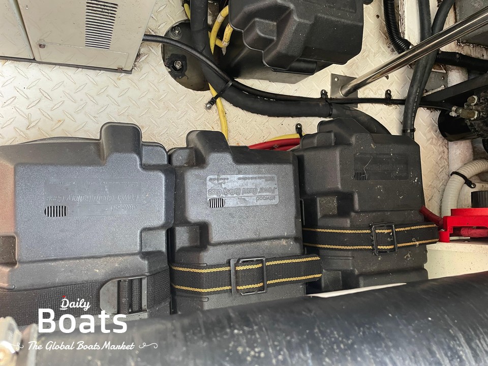 2004 Cruisers Yachts 400 Express for sale. View price, photos and Buy ...