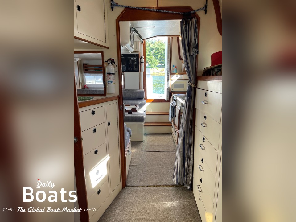 1995 Albin 32 + 2 Command Bridge for sale. View price, photos and Buy ...