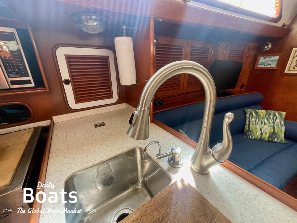 1988 Tayana 52 Center Cockpit Cutter for sale. View price, photos and ...