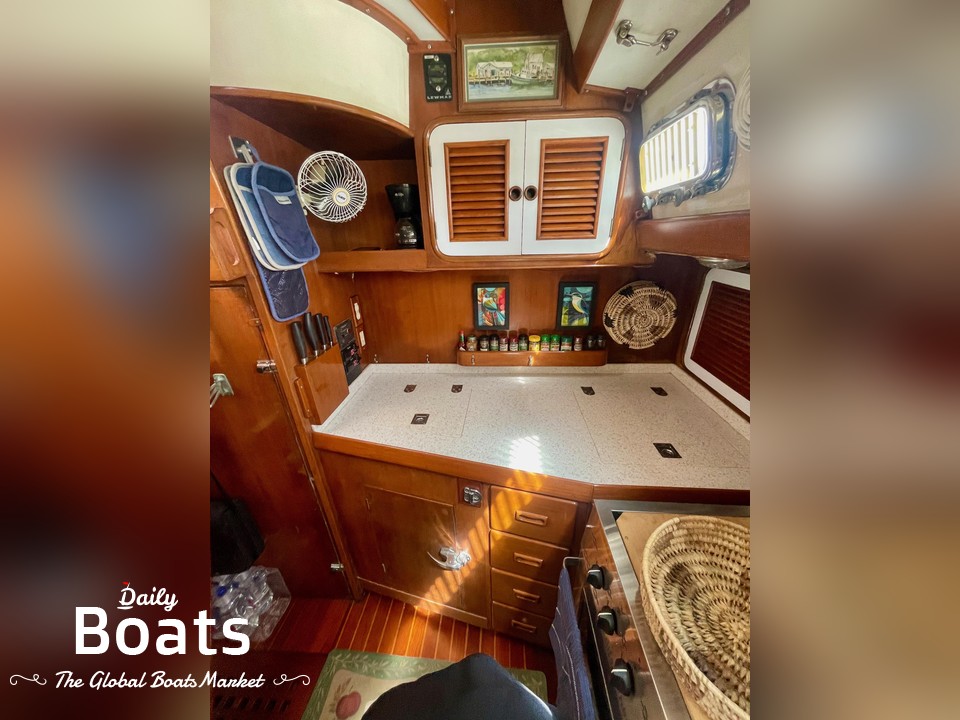 1988 Tayana 52 Center Cockpit Cutter for sale. View price, photos and ...