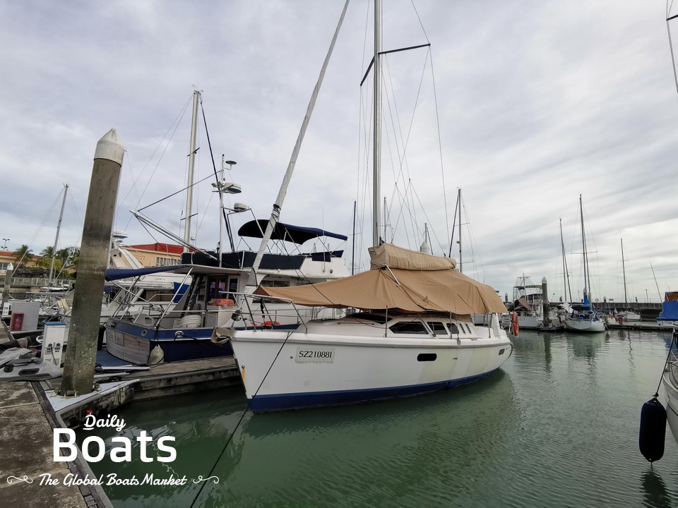 1997 Hunter 310 for sale. View price, photos and Buy 1997 Hunter 310 ...