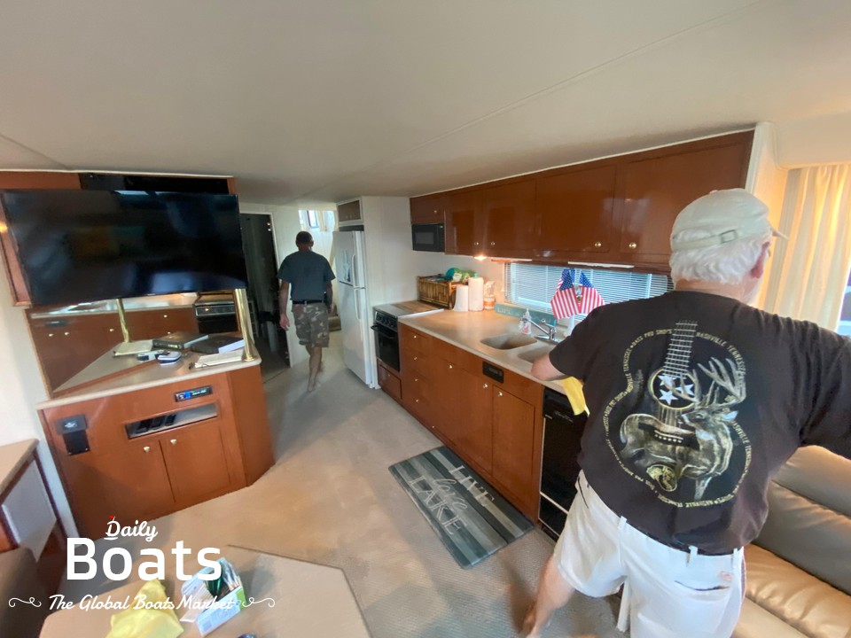 2002 Harbor Master 52 Pilot House Wide Body River Yacht for sale. View ...