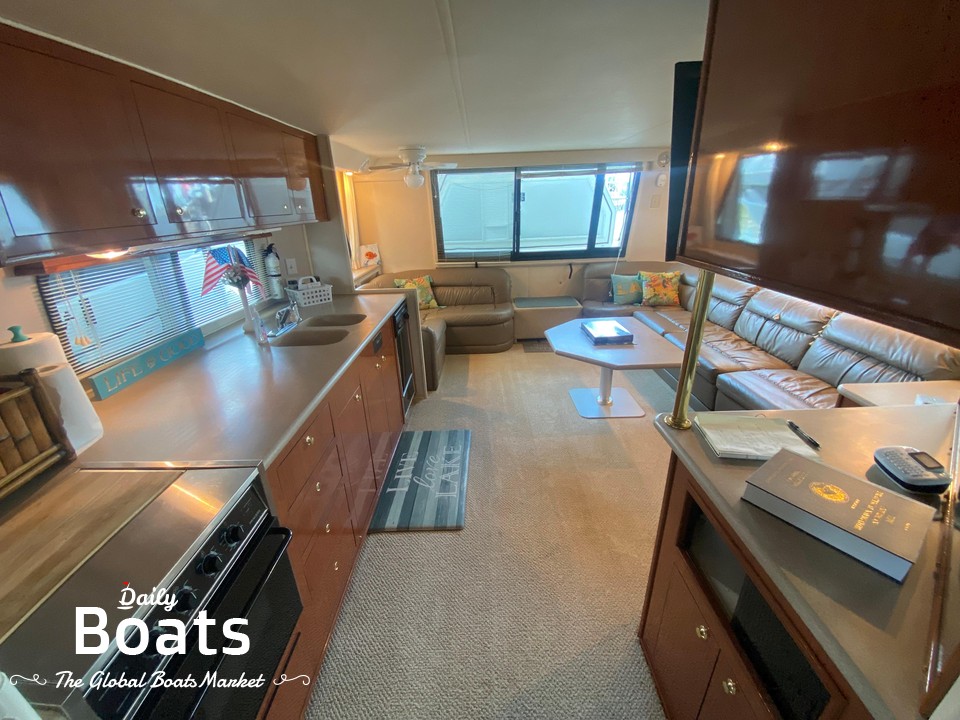 2002 Harbor Master 52 Pilot House Wide Body River Yacht for sale. View ...