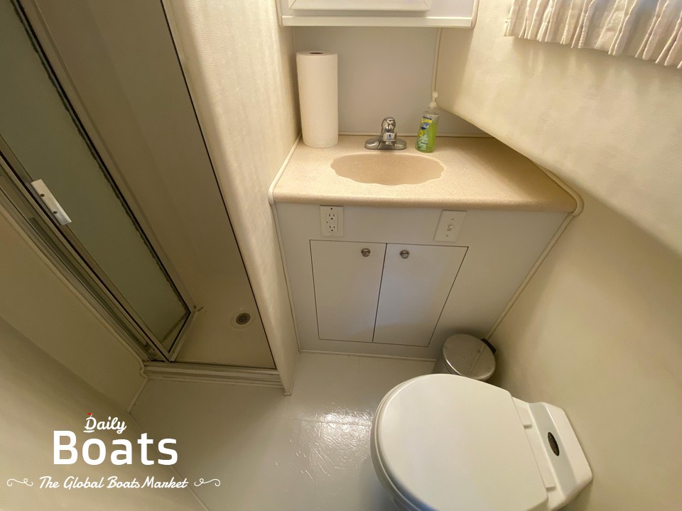 2002 Harbor Master 52 Pilot House Wide Body River Yacht for sale. View ...