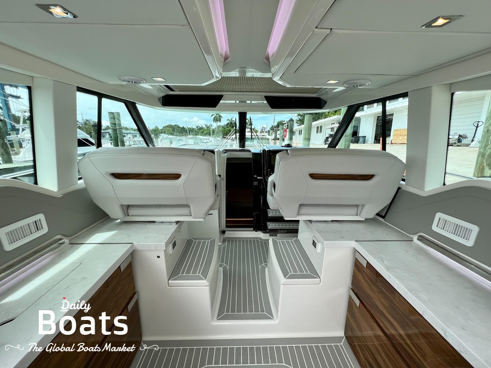 2022 Tiara Yachts 43 Le for sale. View price, photos and Buy 2022 Tiara ...