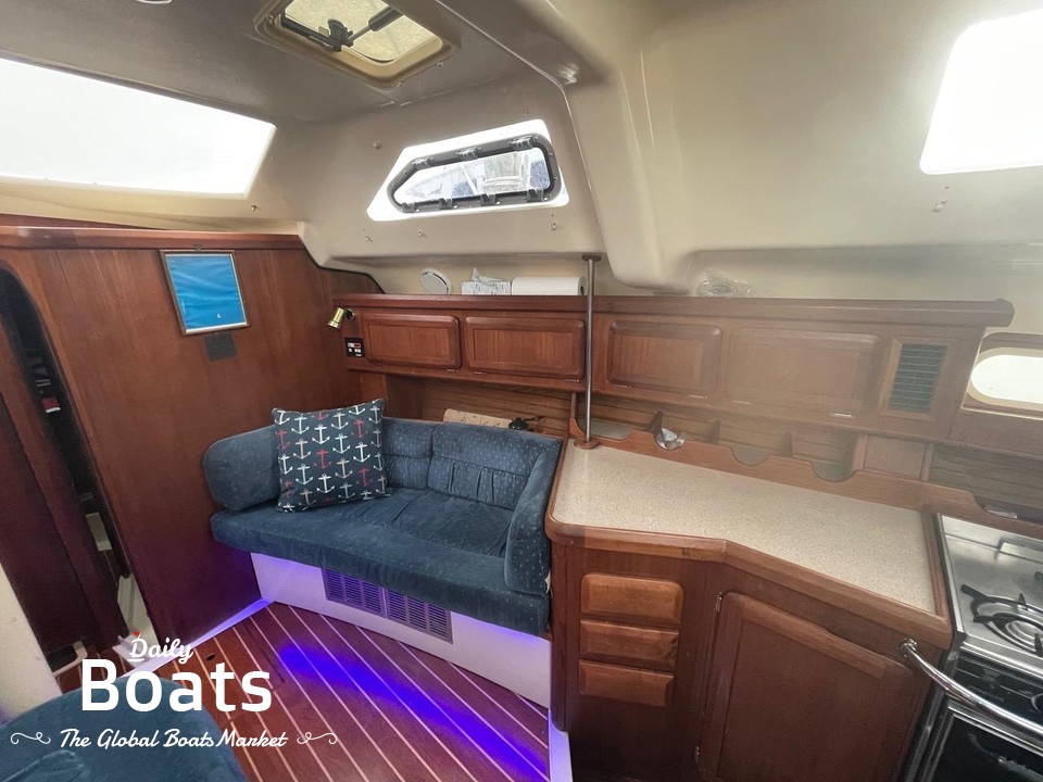 1996 Hunter 42 Passage for sale. View price, photos and Buy 1996 Hunter ...