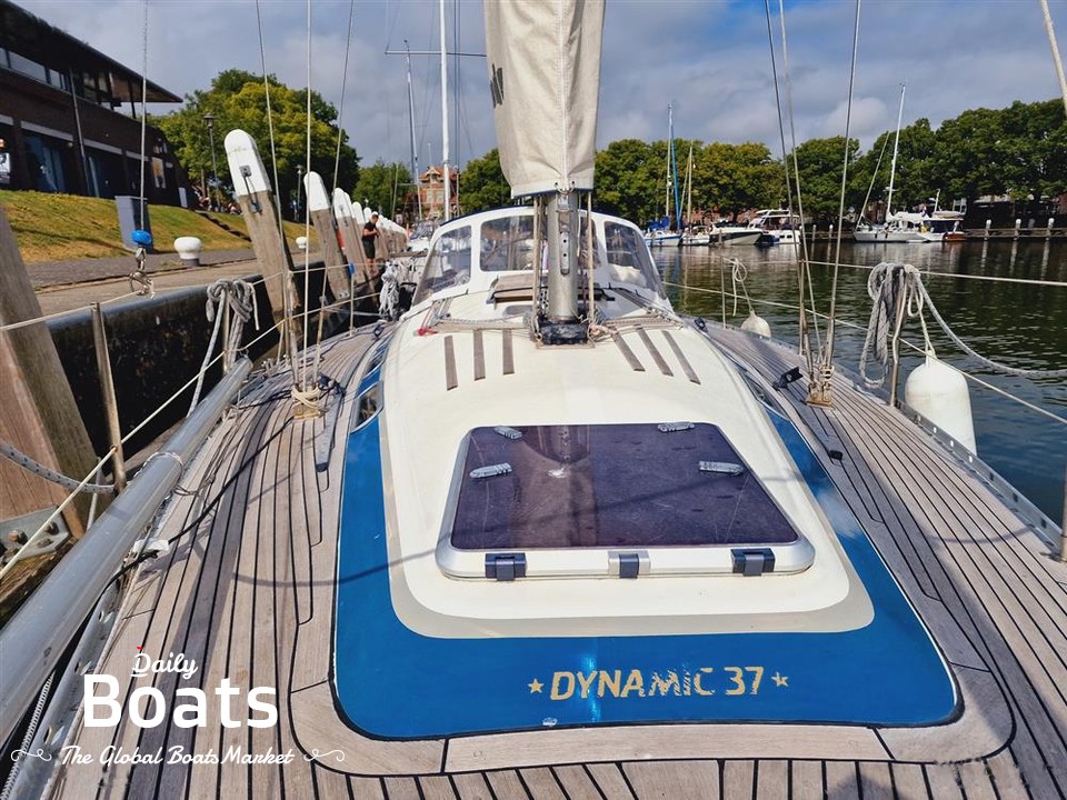 1989 Dynamic 37 for sale. View price, photos and Buy 1989 Dynamic 37 ...