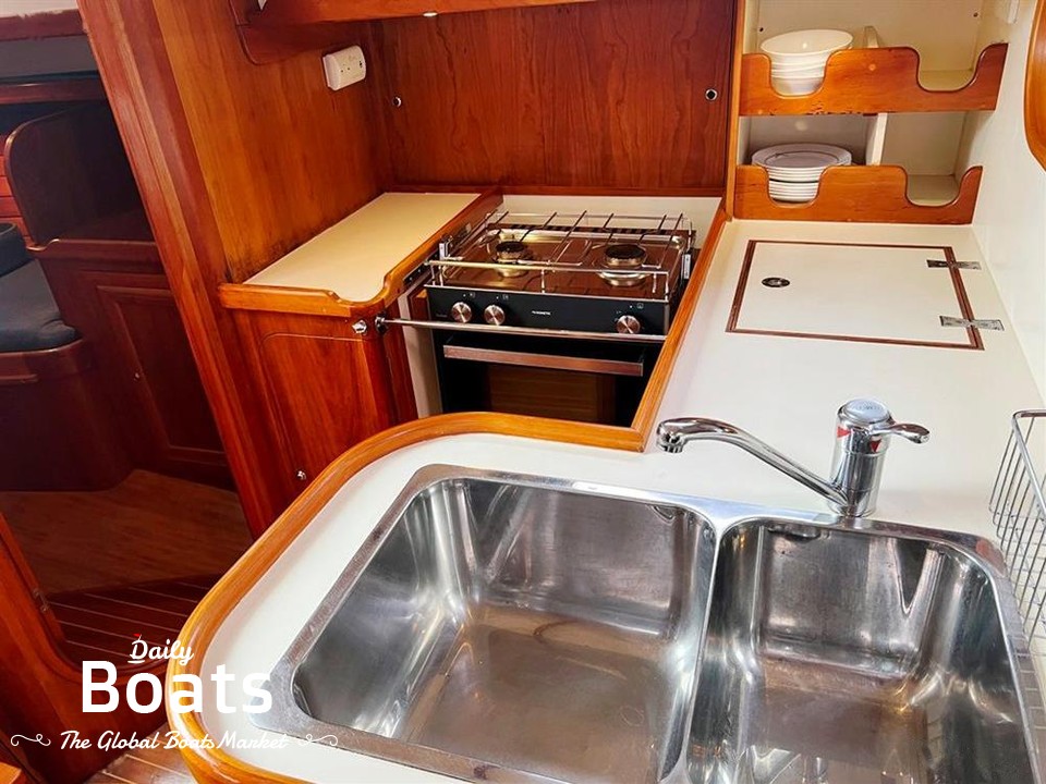 1997 Victoria 38 for sale. View price, photos and Buy 1997 Victoria 38 ...