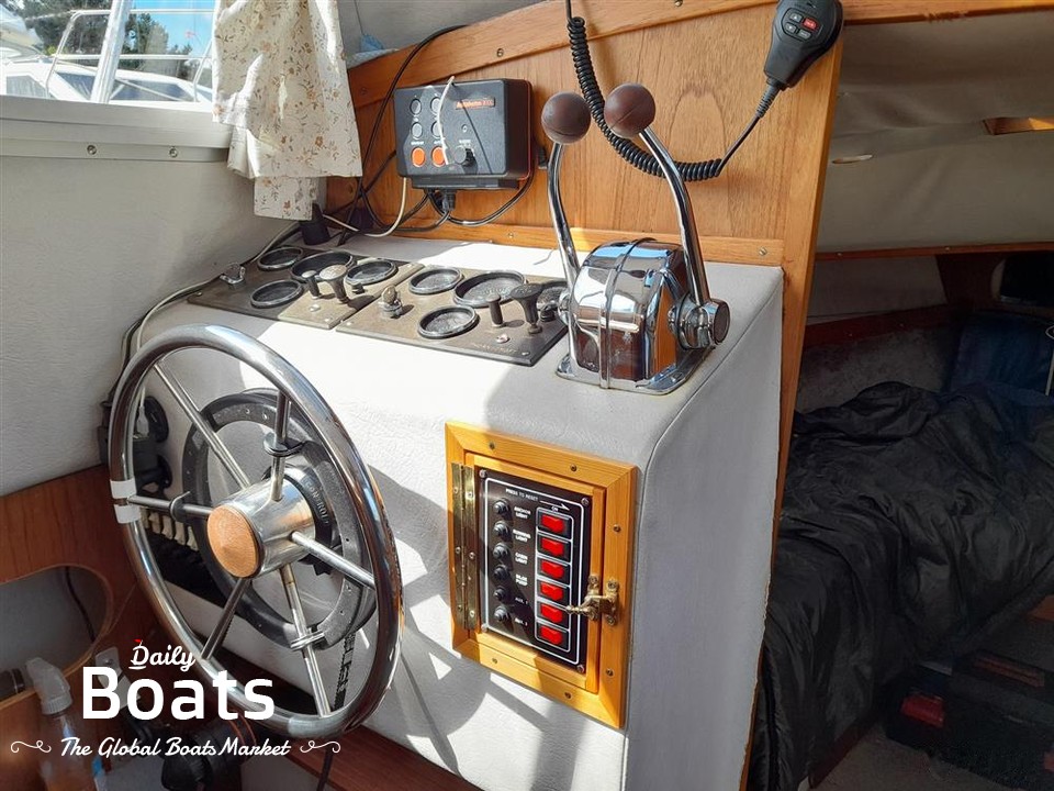 1985 Cheverton Boats 27 for sale. View price, photos and Buy 1985 ...