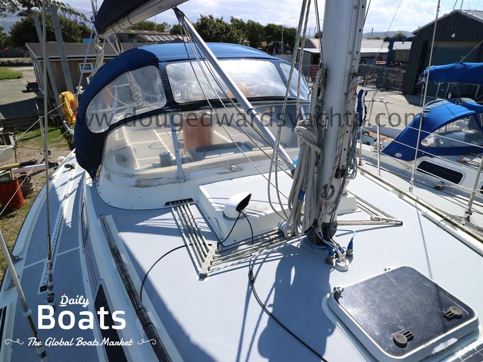 1990 Westerly Seahawk 35 for sale. View price, photos and Buy 1990 ...