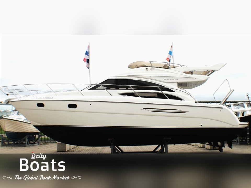 2005 Princess 42 Fly for sale. View price, photos and Buy 2005 Princess ...