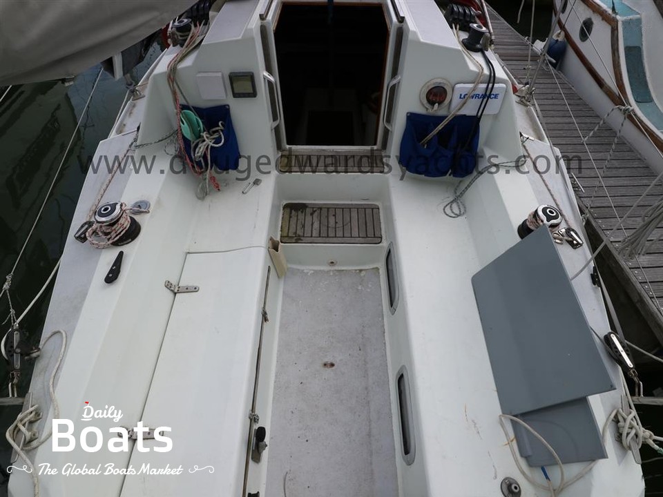 1990 Hunter Horizon 27 for sale. View price, photos and Buy 1990 Hunter ...