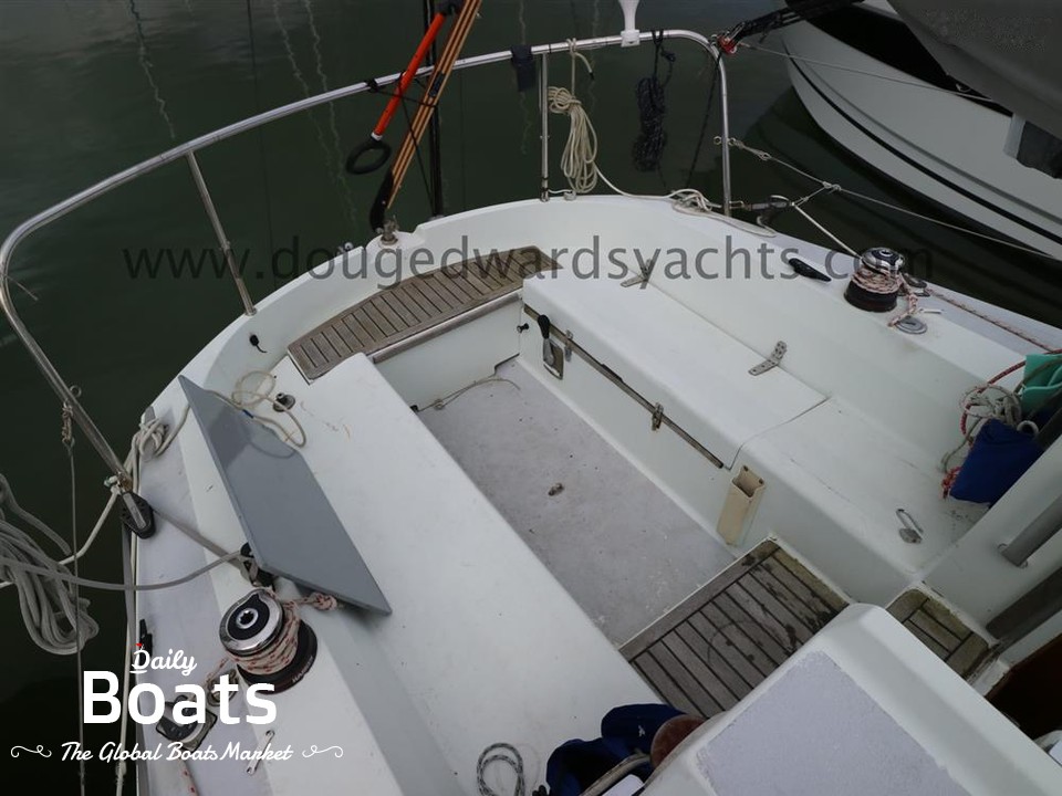 1990 Hunter Horizon 27 for sale. View price, photos and Buy 1990 Hunter ...