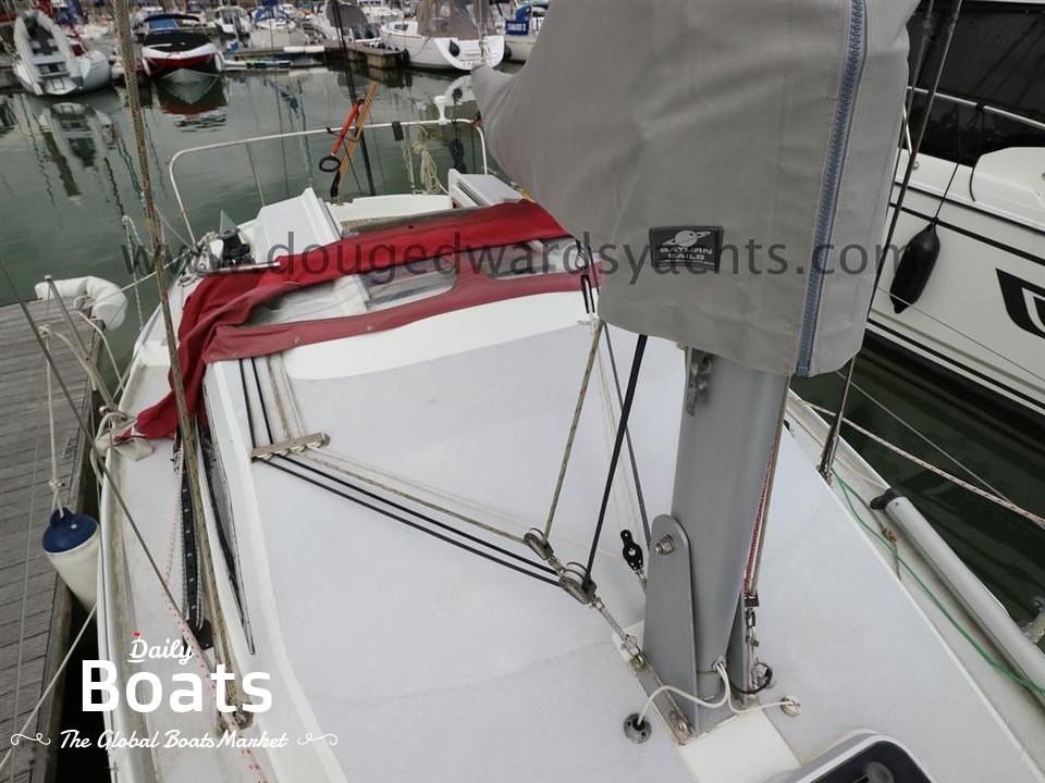 1990 Hunter Horizon 27 for sale. View price, photos and Buy 1990 Hunter ...