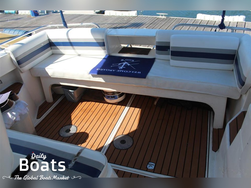 1990 Cruisers Yachts Vee Express 267 for sale. View price, photos and ...