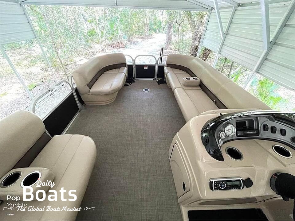 2017 Sun Tracker 22 Dlx for sale. View price, photos and Buy 2017 Sun ...