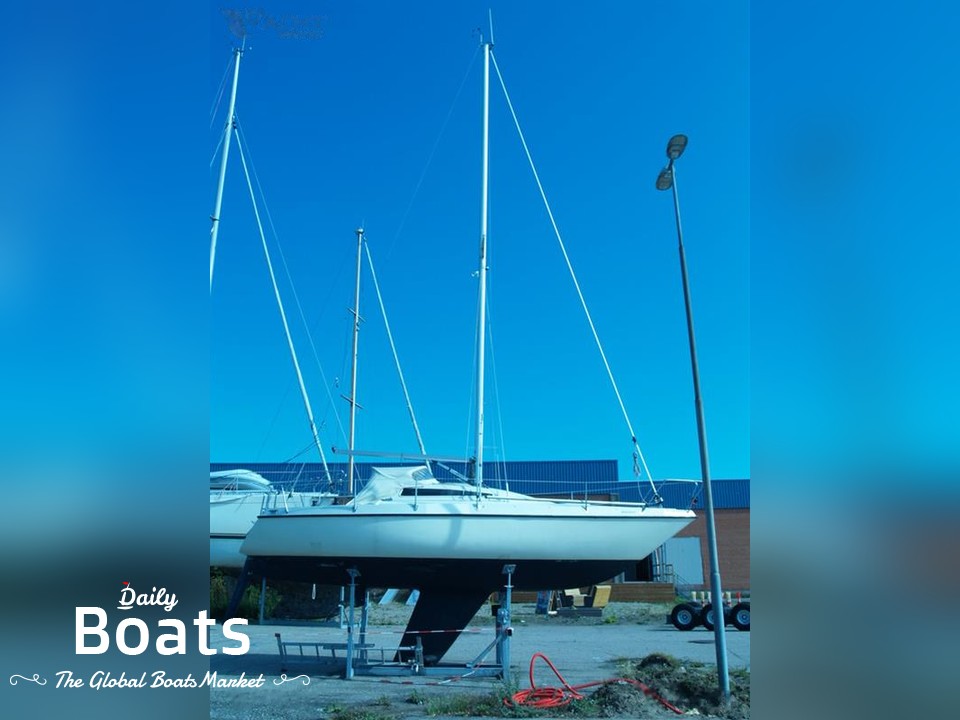 1976 Granada 27 for sale. View price, photos and Buy 1976 Granada 27 ...