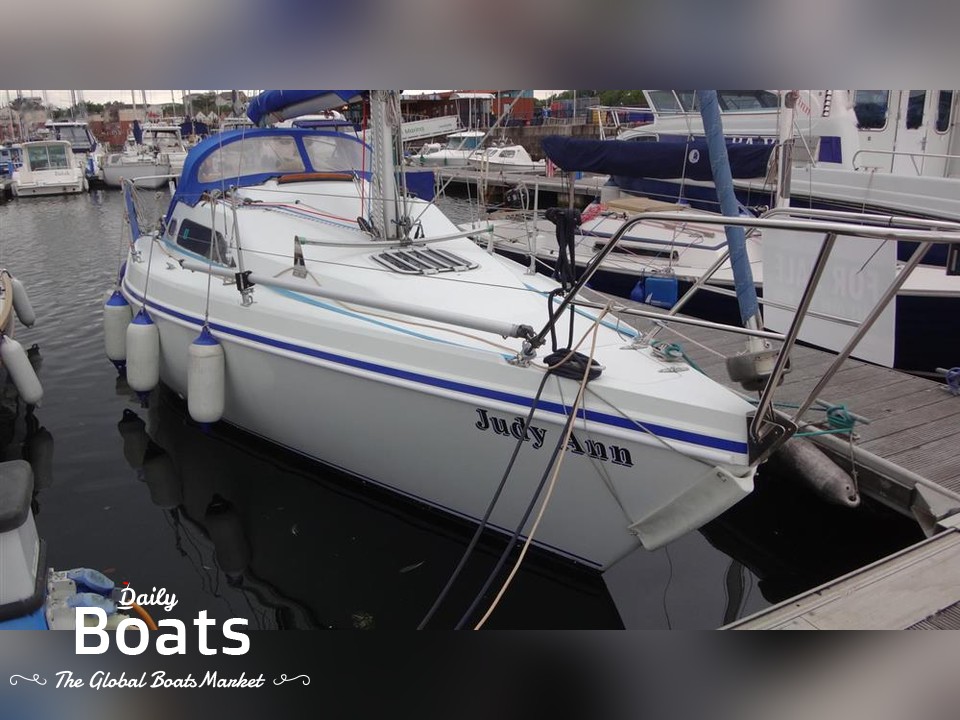 1991 Hunter Horizon 272 for sale. View price, photos and Buy 1991 ...