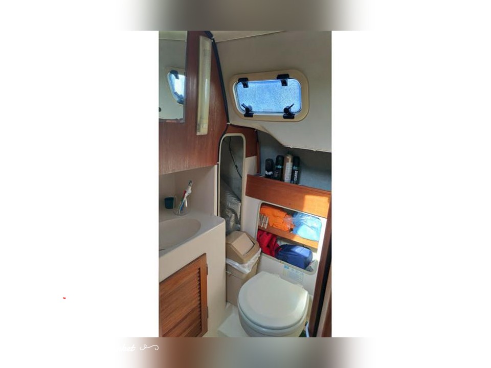 1990 Hunter Horizon 27 for sale. View price, photos and Buy 1990 Hunter ...