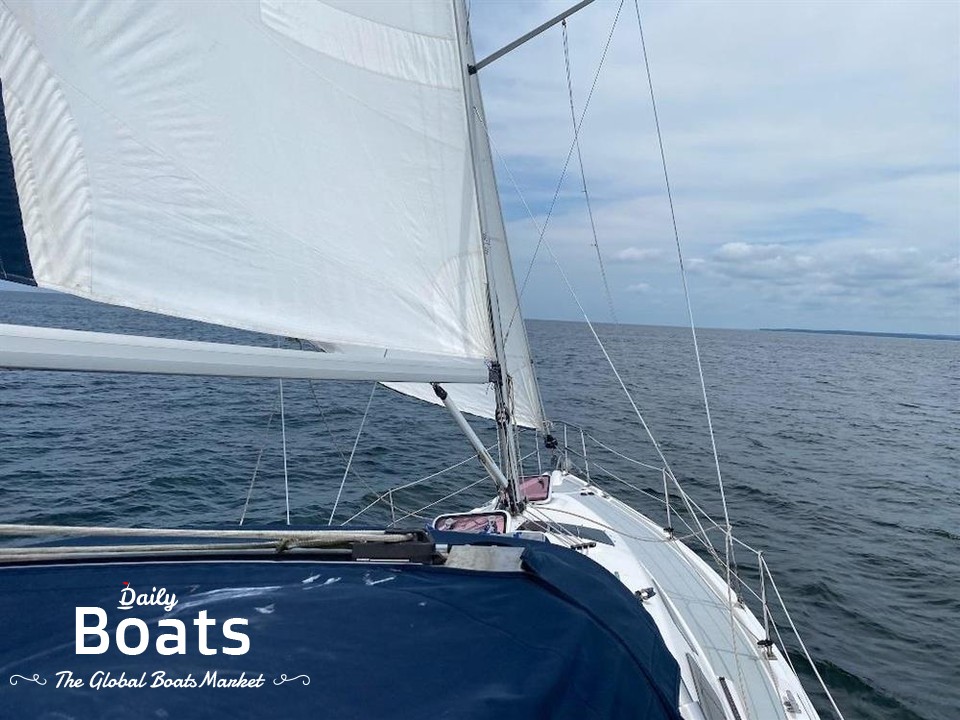 2005 Hunter 33 à vendre. Voir le prix, les photos et Acheter 2005 ...