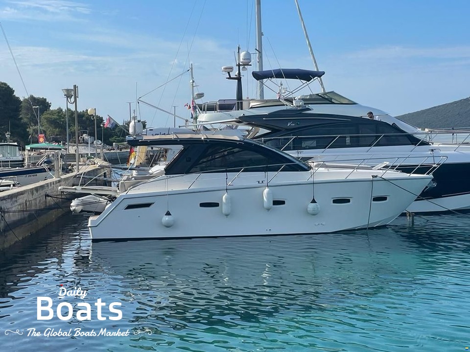 2009 Sealine Sc35 for sale. View price, photos and Buy 2009 Sealine ...