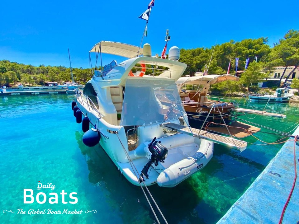 2004 Azimut 39 Flybridge for sale. View price, photos and Buy 2004 ...