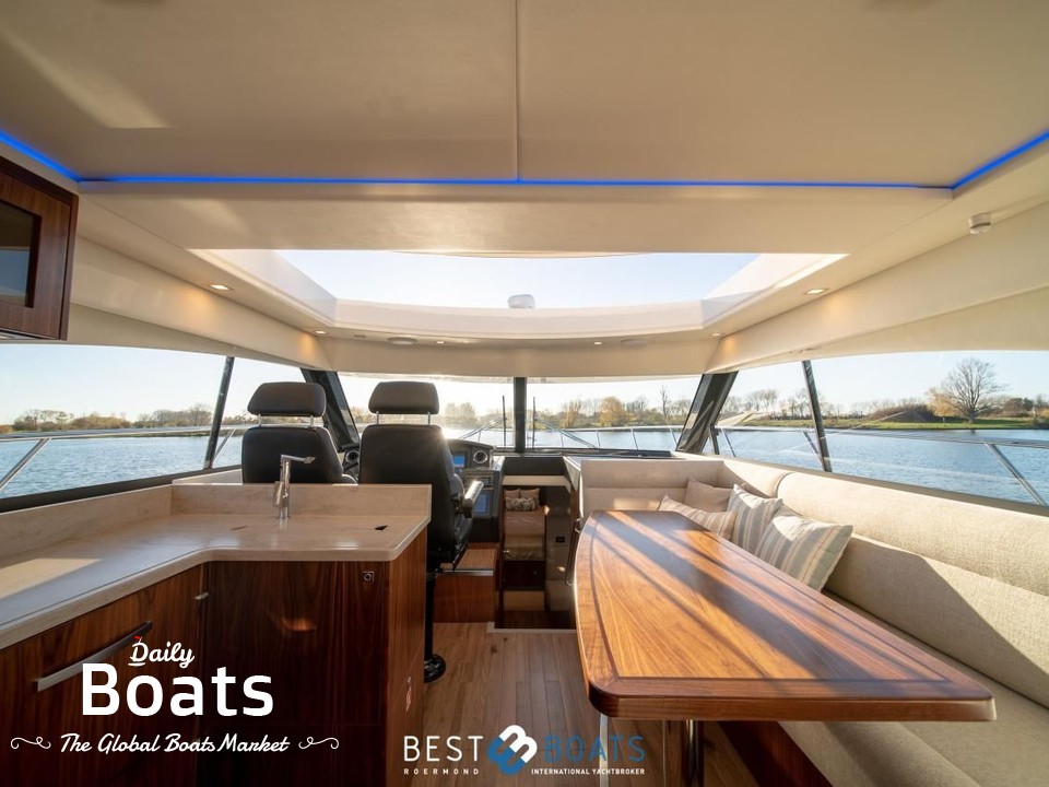 2019 Riviera 4800 Sport Yacht Series Ii for sale. View price, photos ...