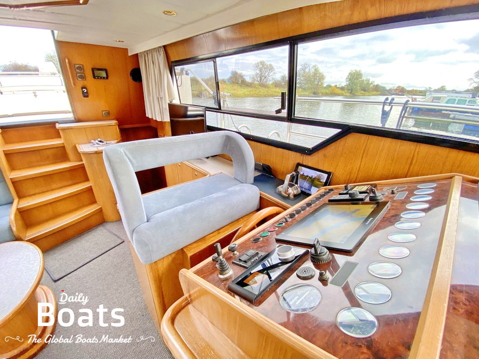 1998 Neptunus 108 Ak Fly for sale. View price, photos and Buy 1998 ...