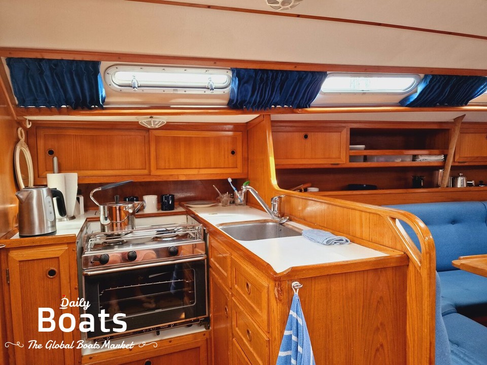 1989 Dynamic 37 for sale. View price, photos and Buy 1989 Dynamic 37 ...