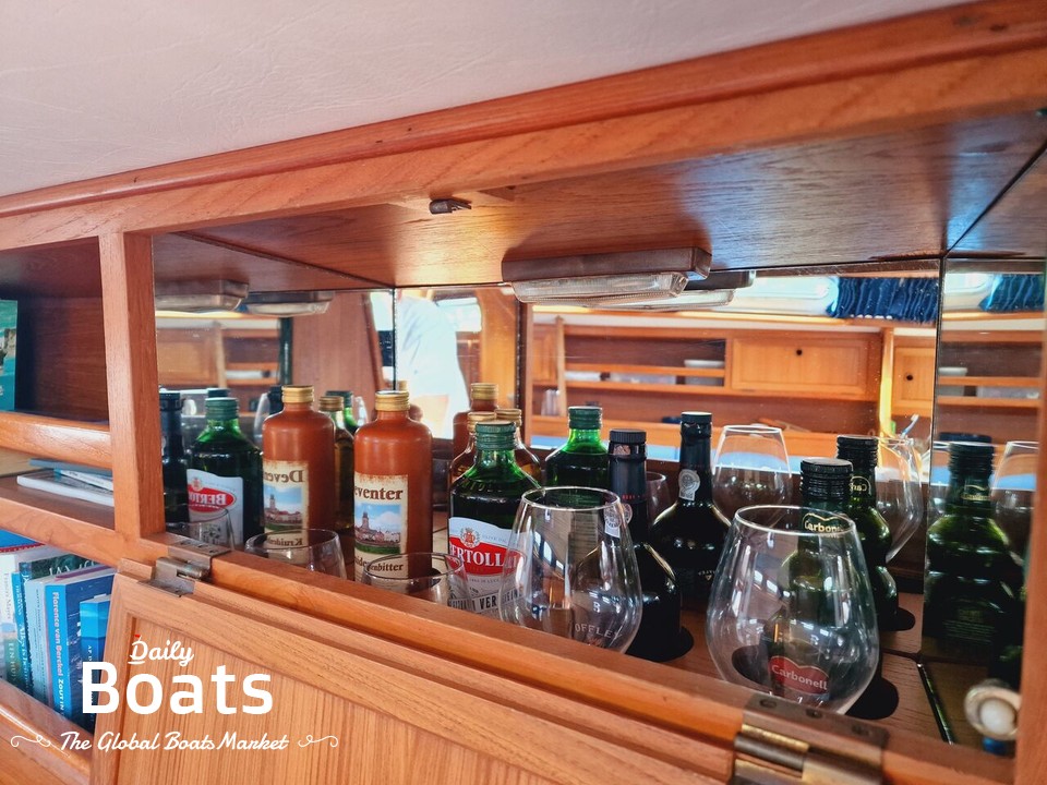 1989 Dynamic 37 for sale. View price, photos and Buy 1989 Dynamic 37 ...