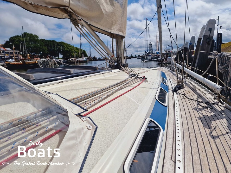 1989 Dynamic 37 for sale. View price, photos and Buy 1989 Dynamic 37 ...