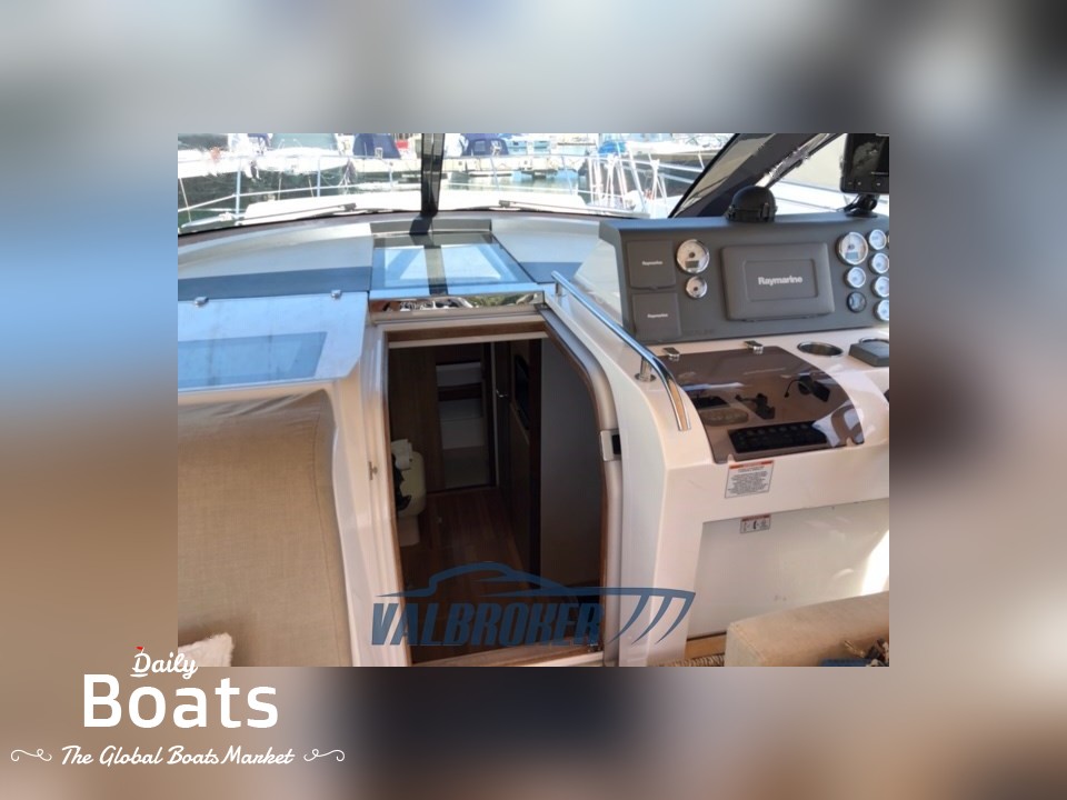 2010 Sealine Sc 35 for sale. View price, photos and Buy 2010 Sealine Sc ...