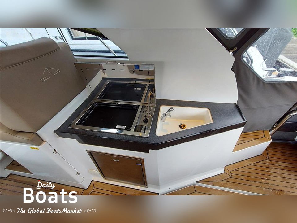 2015 Sealine S330 for sale. View price, photos and Buy 2015 Sealine ...