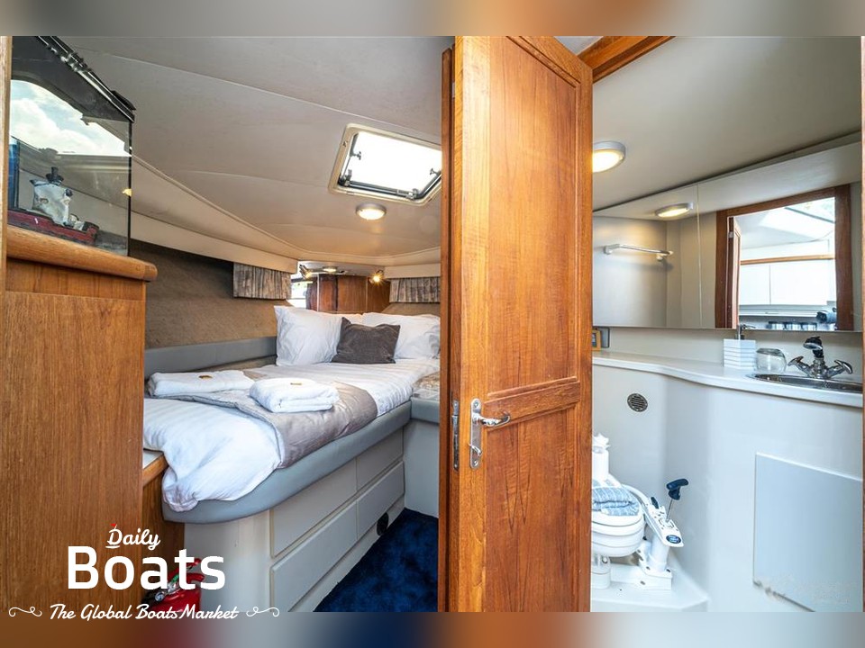 1994 Carver Yachts 390 European for sale. View price, photos and Buy ...