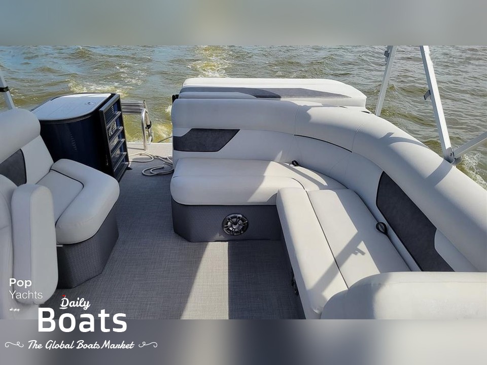 2021 Crest Classic Lx Pontoon for sale. View price, photos and Buy 2021 ...