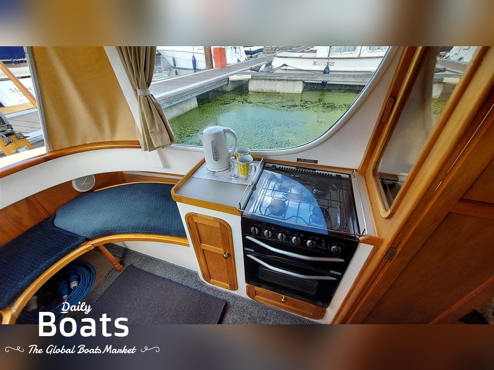 2005 Logan 33 Classic for sale. View price, photos and Buy 2005 Logan ...